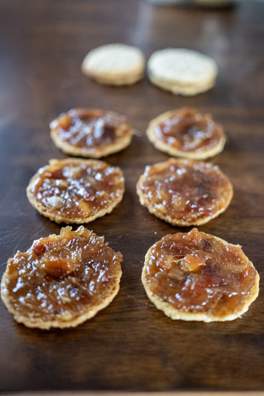 Trilbies (Old-Fashioned Oatmeal Date Sandwich Cookies)