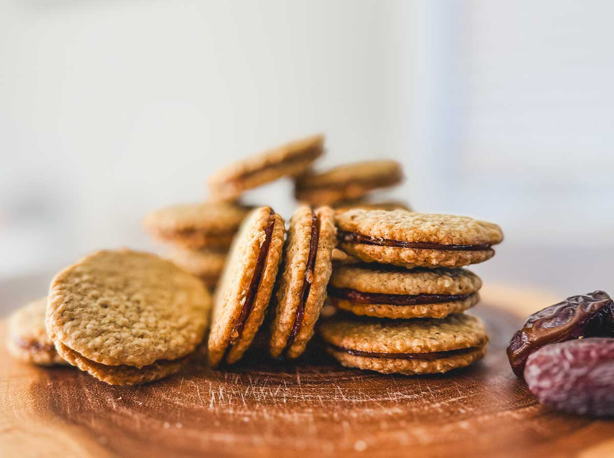 Old Fashioned Oatmeal Date-Filled Cookies
